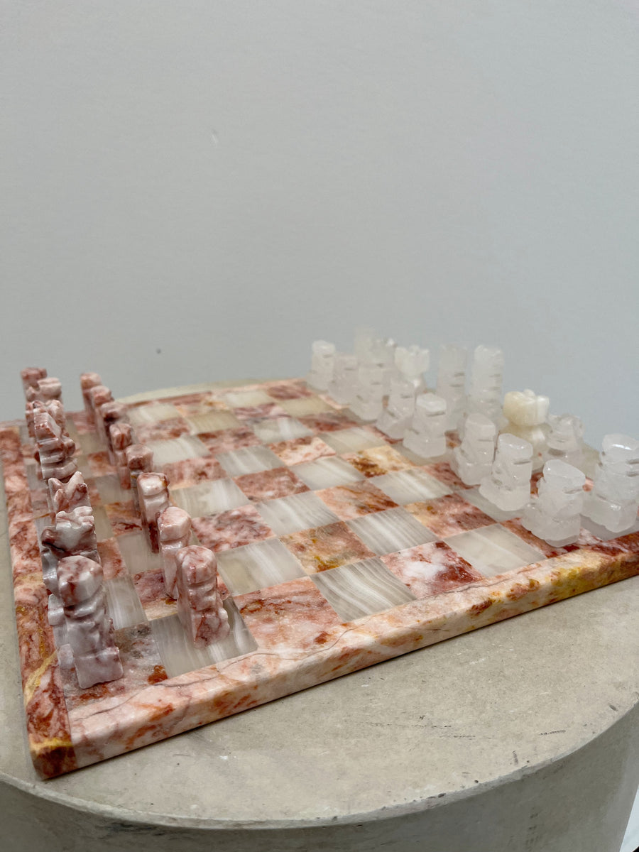 PINK CHESS SET – Oddcollectors