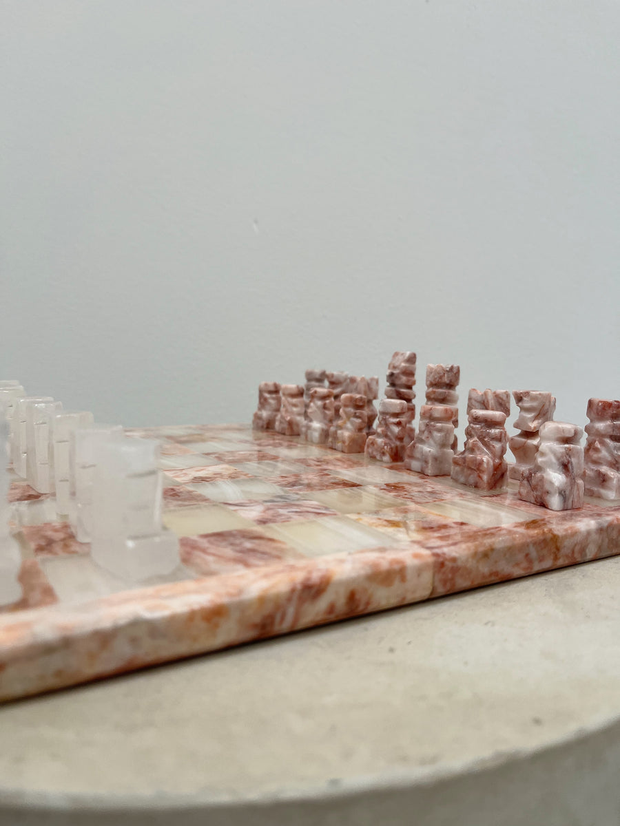 PINK CHESS SET – Oddcollectors
